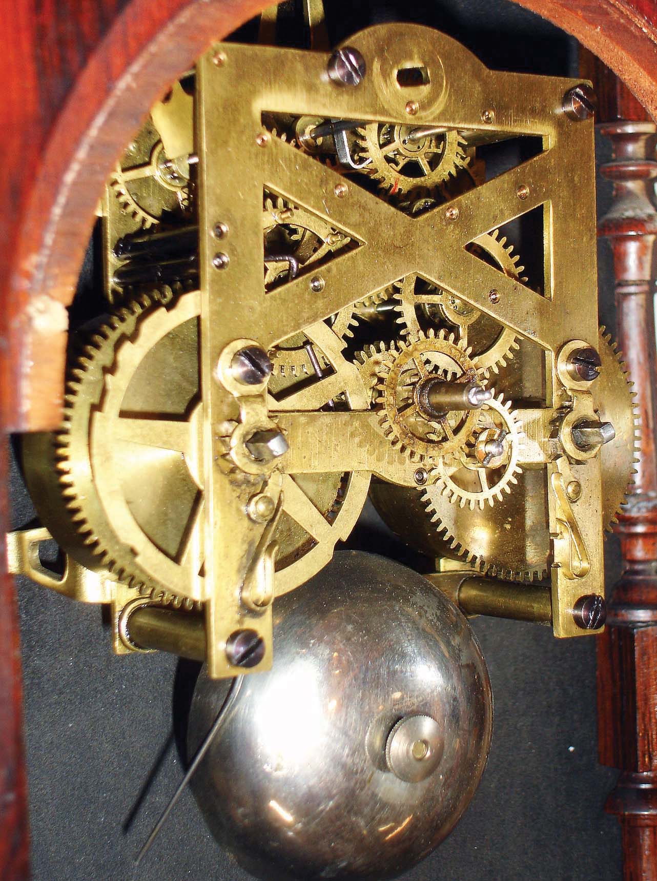 Welch, "Cary-VP" rosewood shelf clock