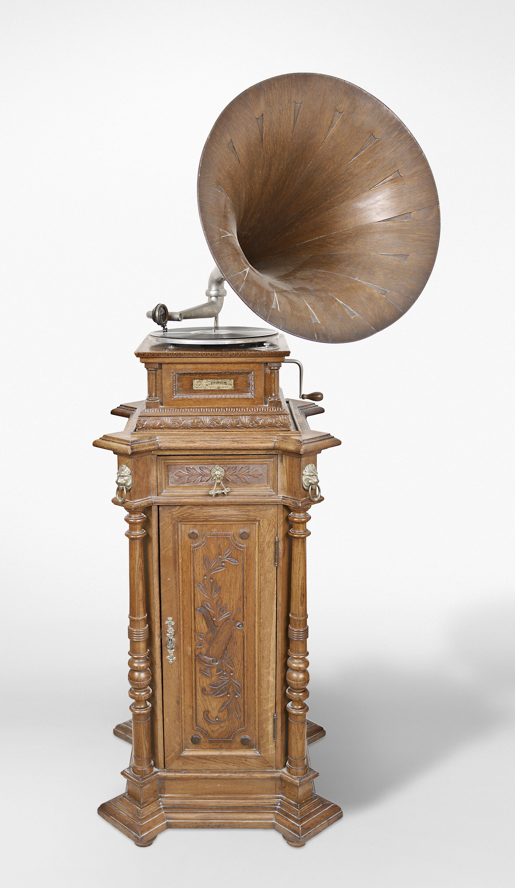Gramophone / Victor Phonograph Type D with Oak Horn