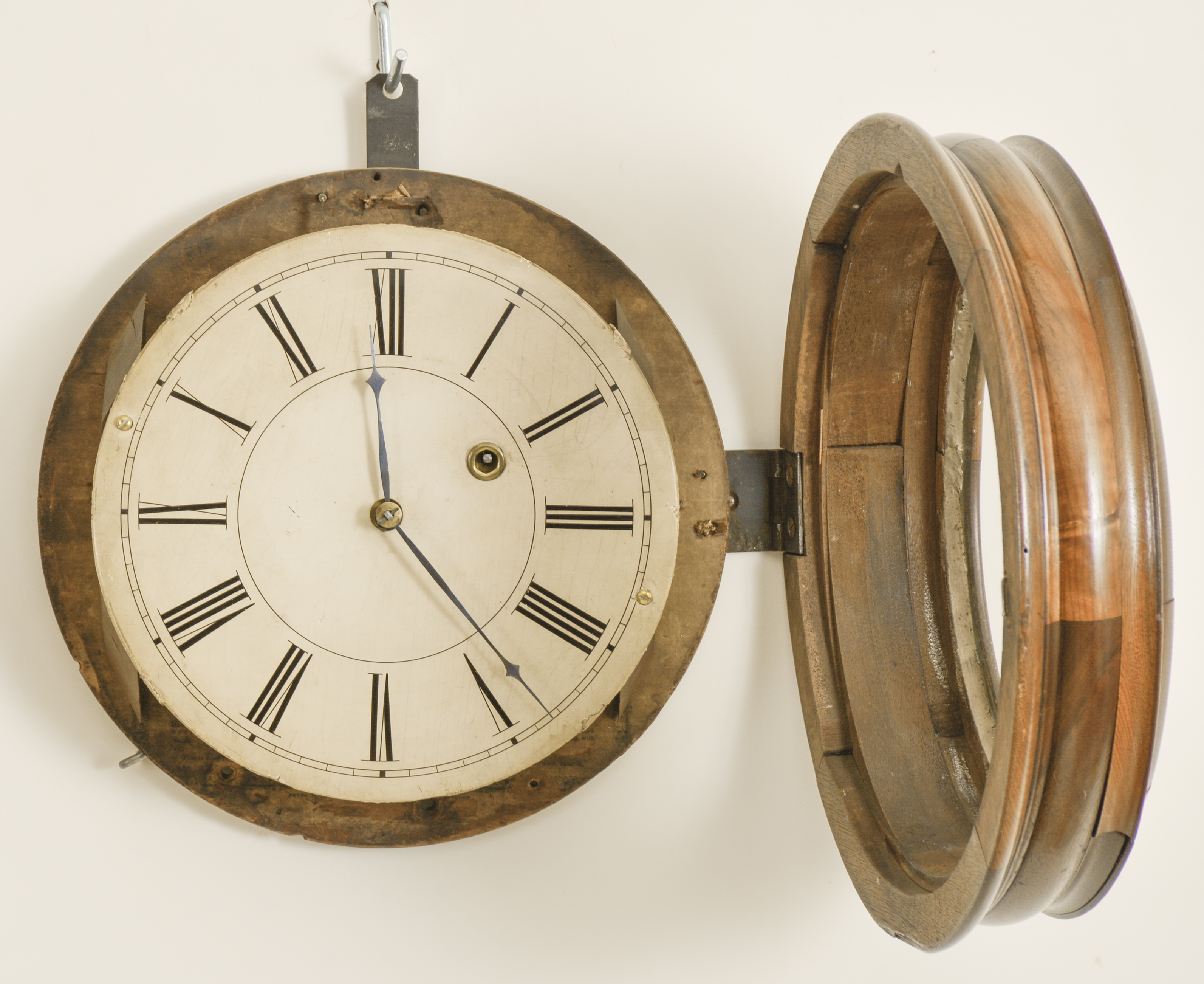 Brewster & Ingrahams gallery clock
