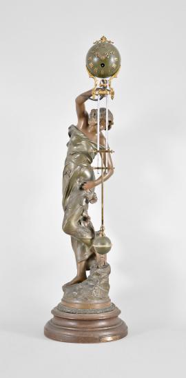 Lots 258 - 274: Swinging Arm Clocks & Vienna Style Clocks